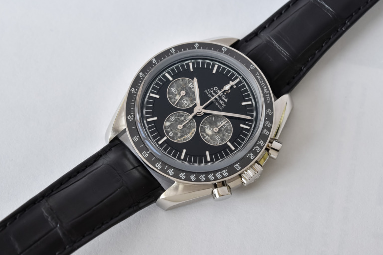 Hands-On - The Omega Speedmaster Moonwatch 321 Platinum (Price)