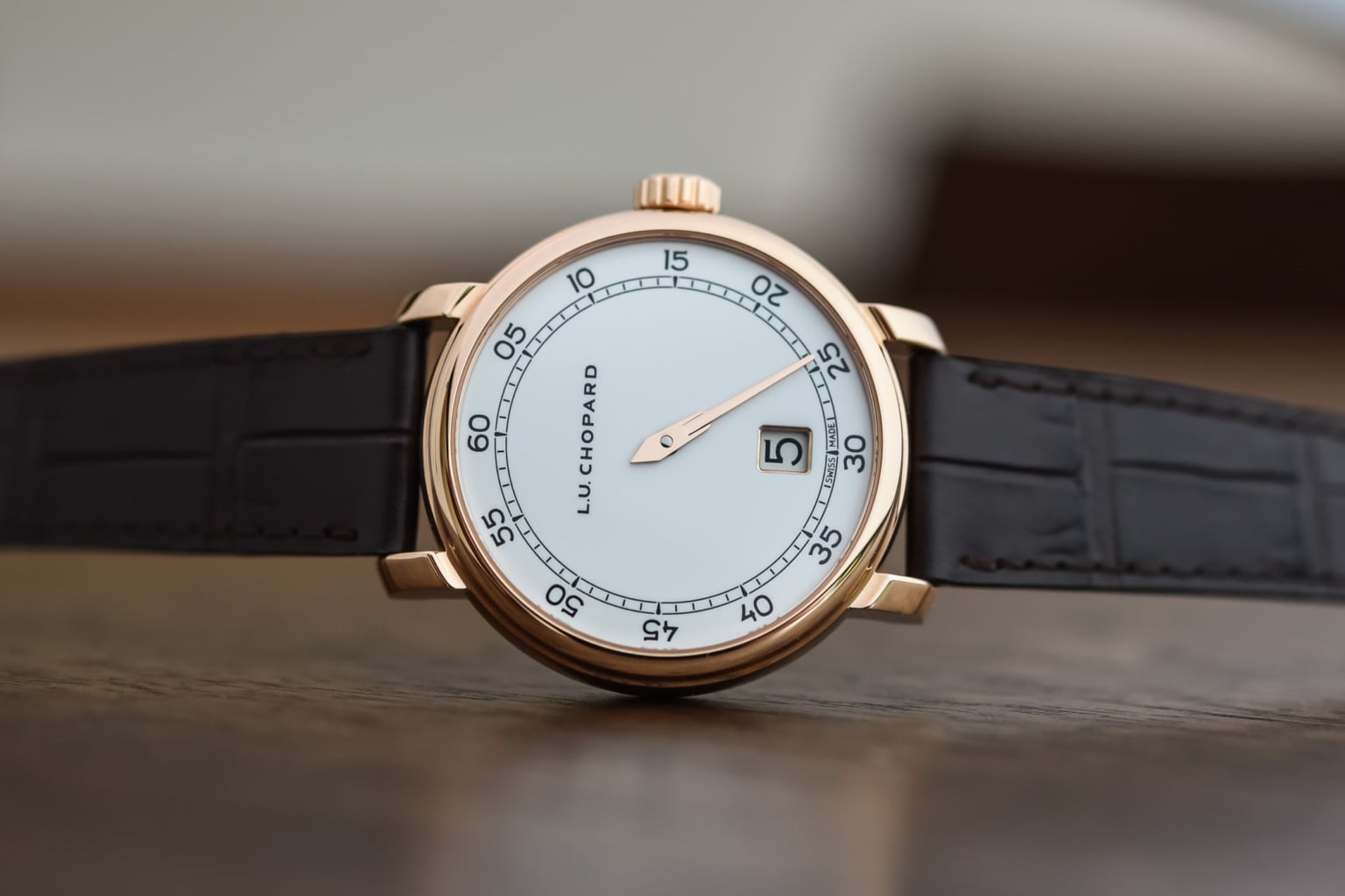 Buying Guide: A Collection Of 6 Tantalizing Jumping Hour Watches