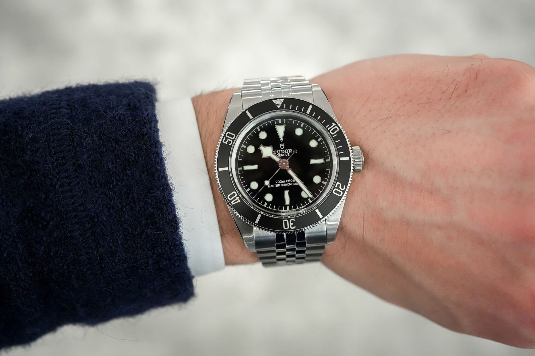 Hands-On: The new Tudor Black Bay Master Chronometer is a Monochromatic ...