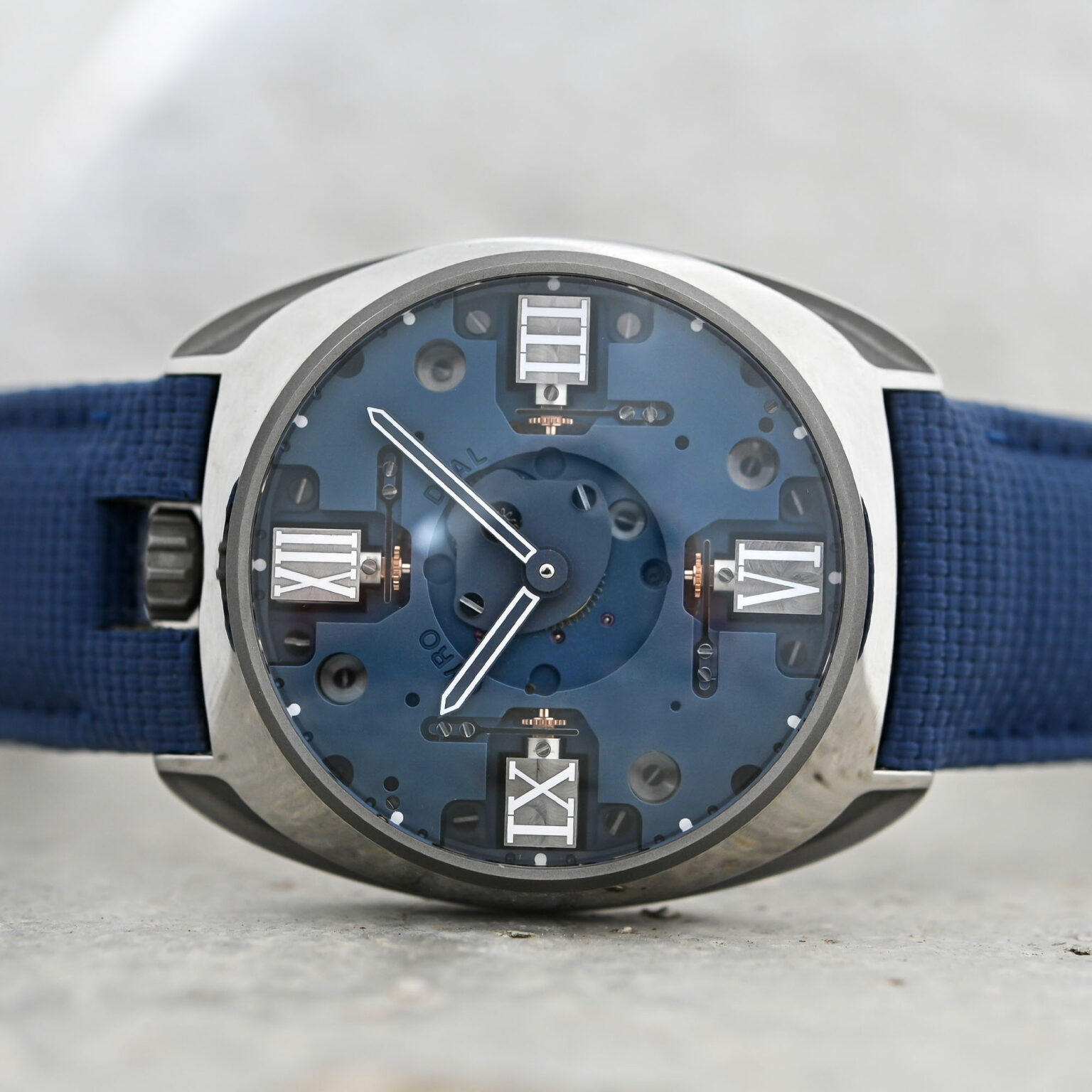 Hands-On: The Slimmer and Smaller Byrne Gyro Dial Meca