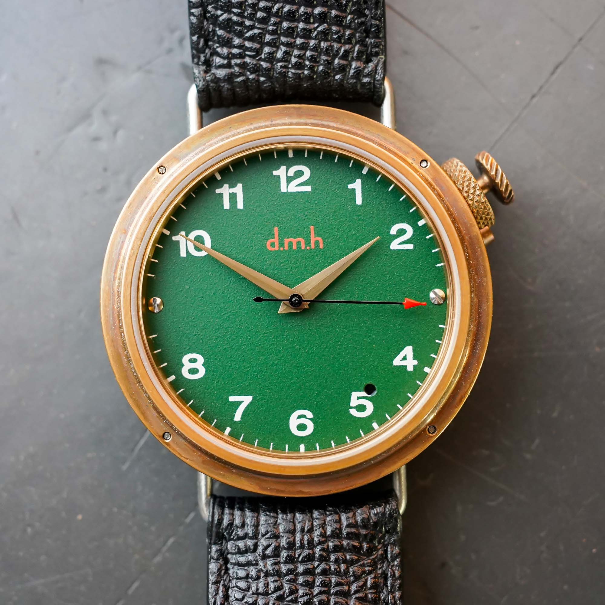Hands-On: The d.m.h. Three-Hander in Bronze