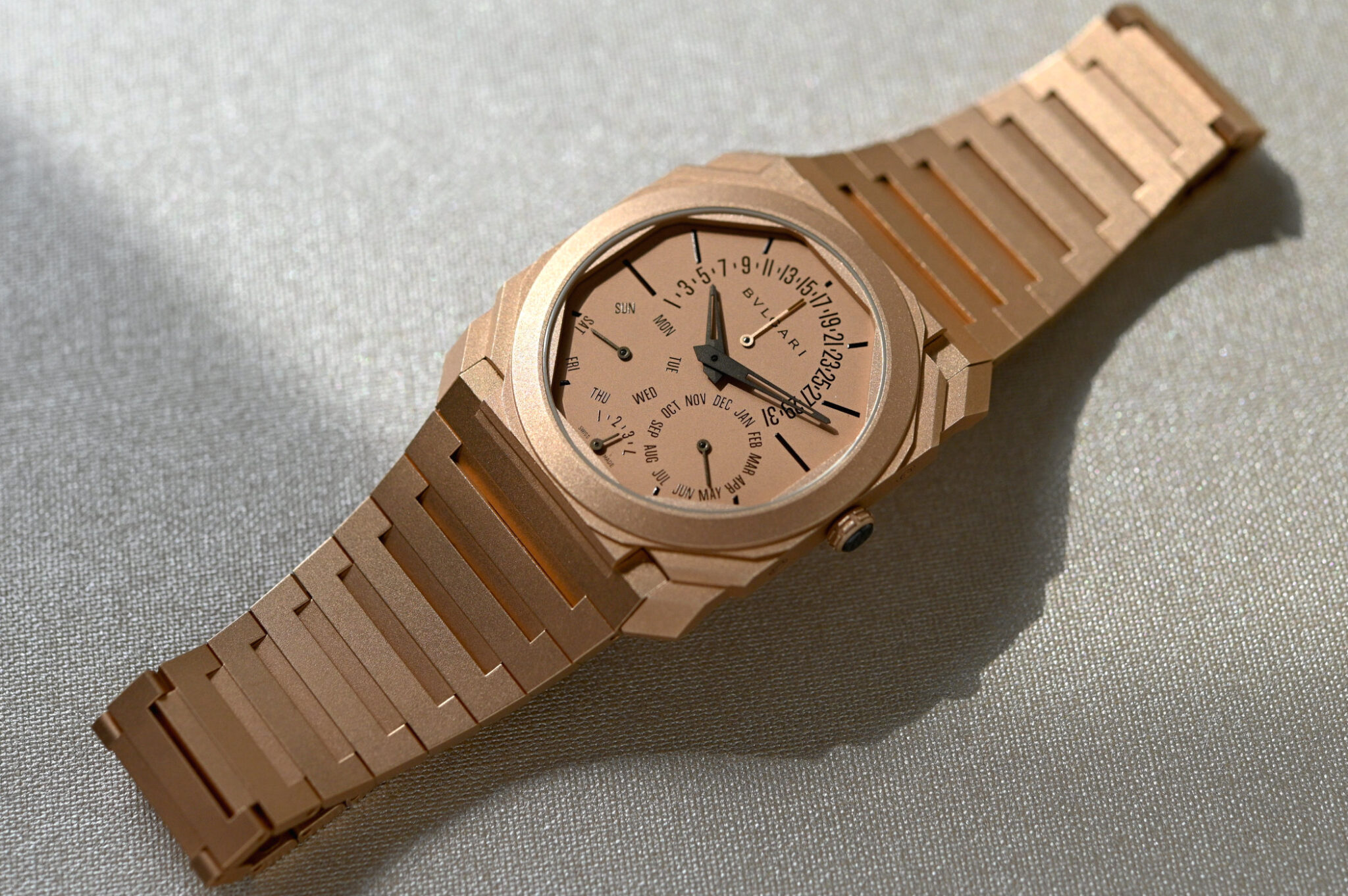The Delightful Warmth of the Bulgari Octo Finissimo Perpetual Calendar ...