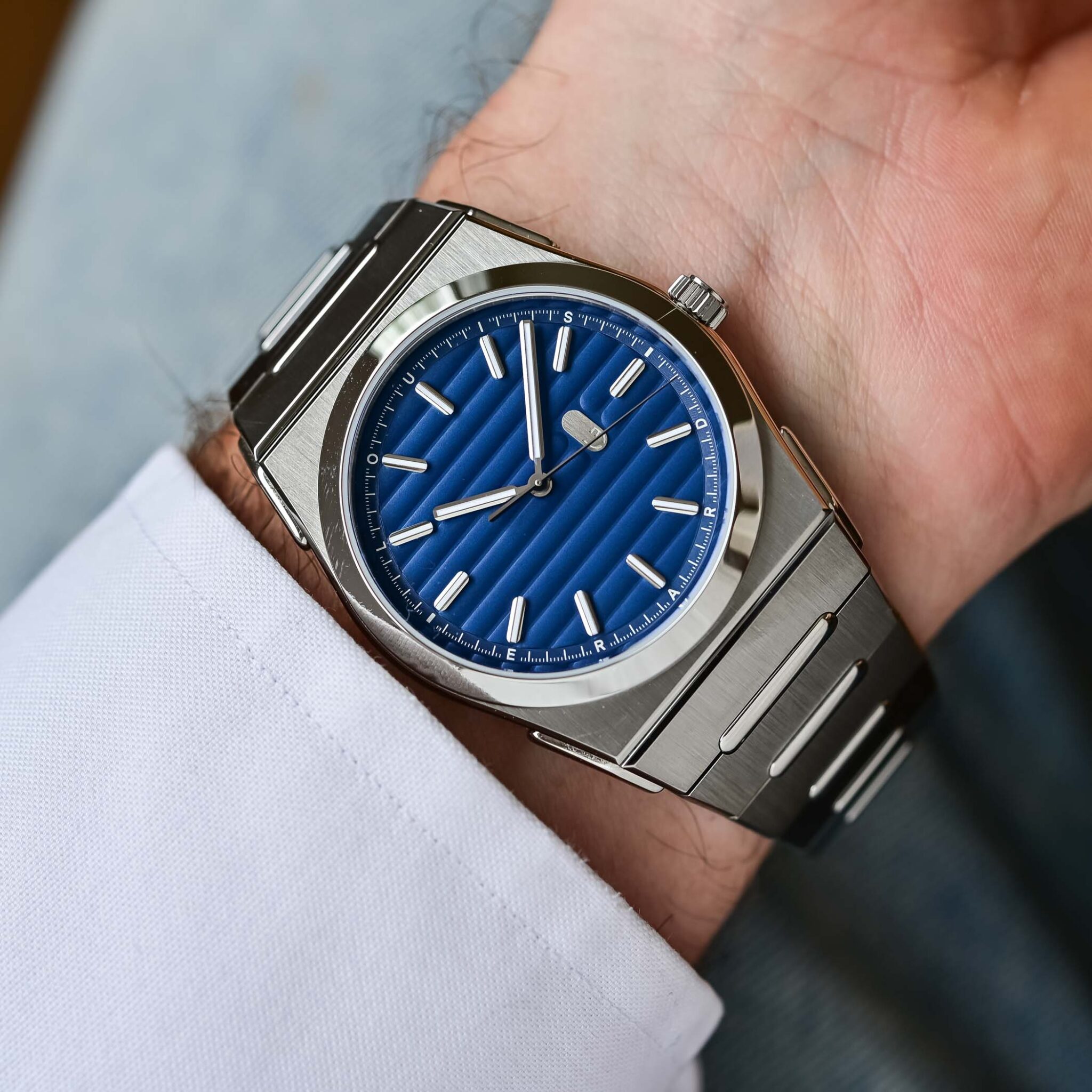Buying Guide: The Depth of Detail, With 6 Beautifully Textured Blue Dials