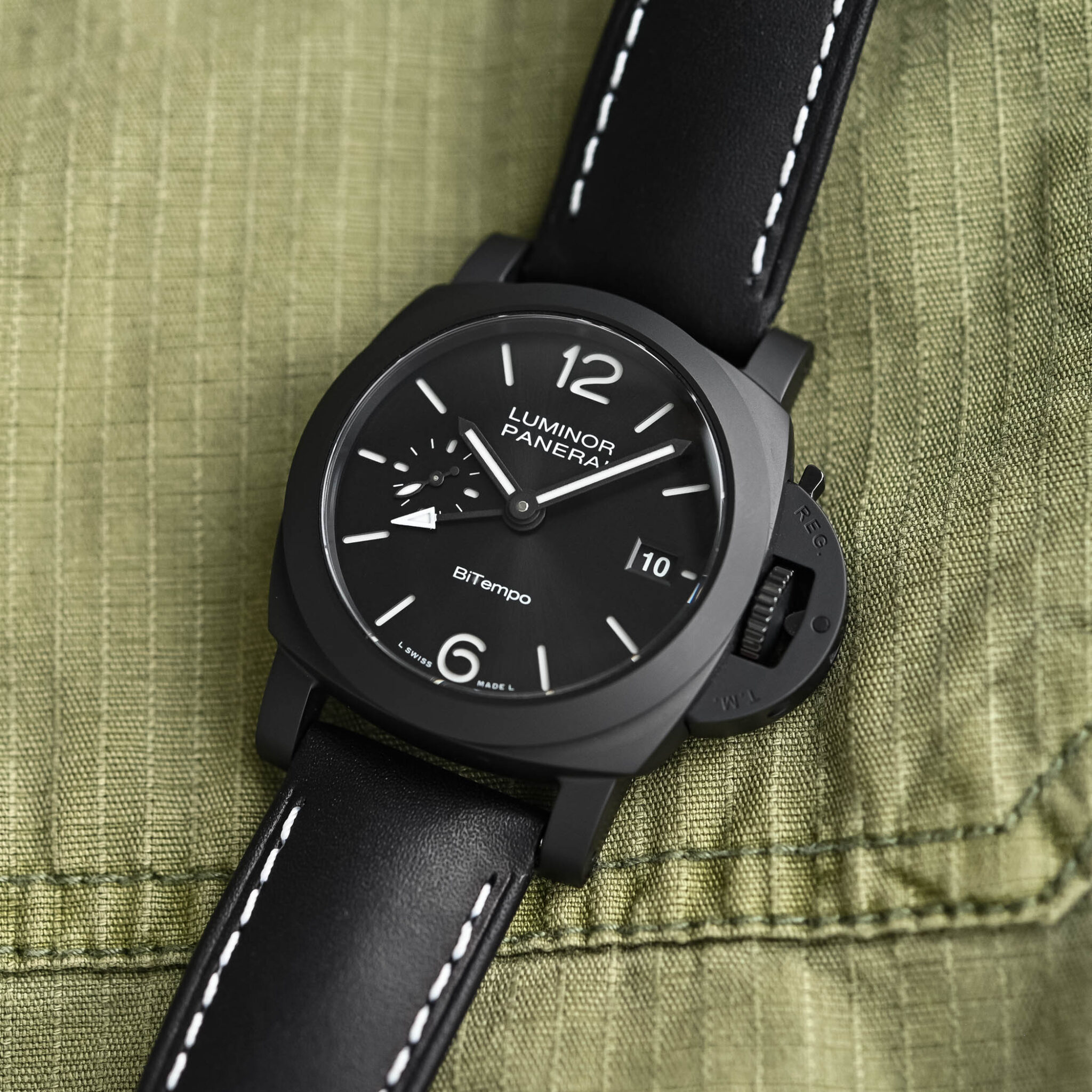 First Look: The New Luminor GMT Ceramica 40mm PAM01460, The First-Ever ...