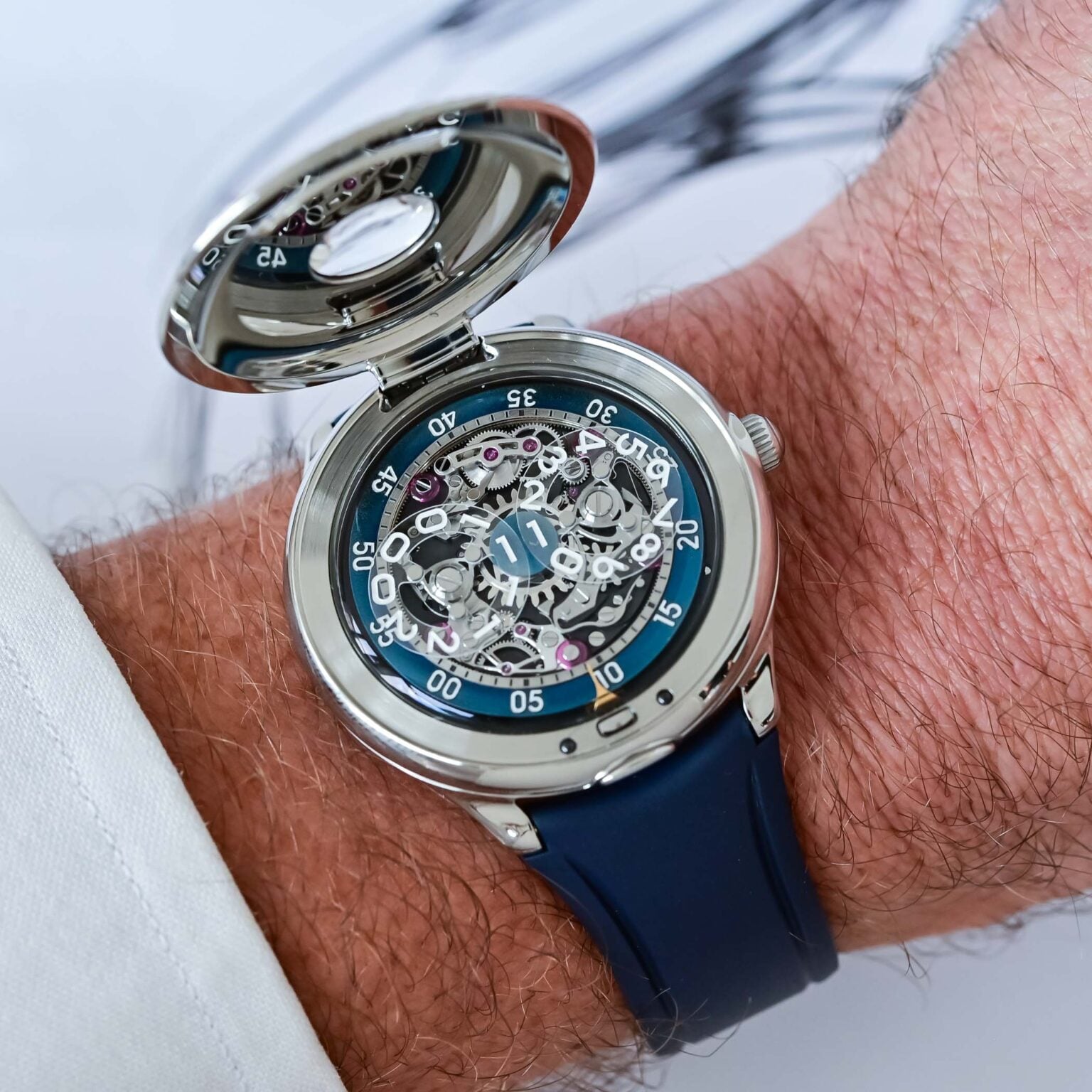 Unconventional Ways Watches Can Relay Time Without Traditional Hands ...