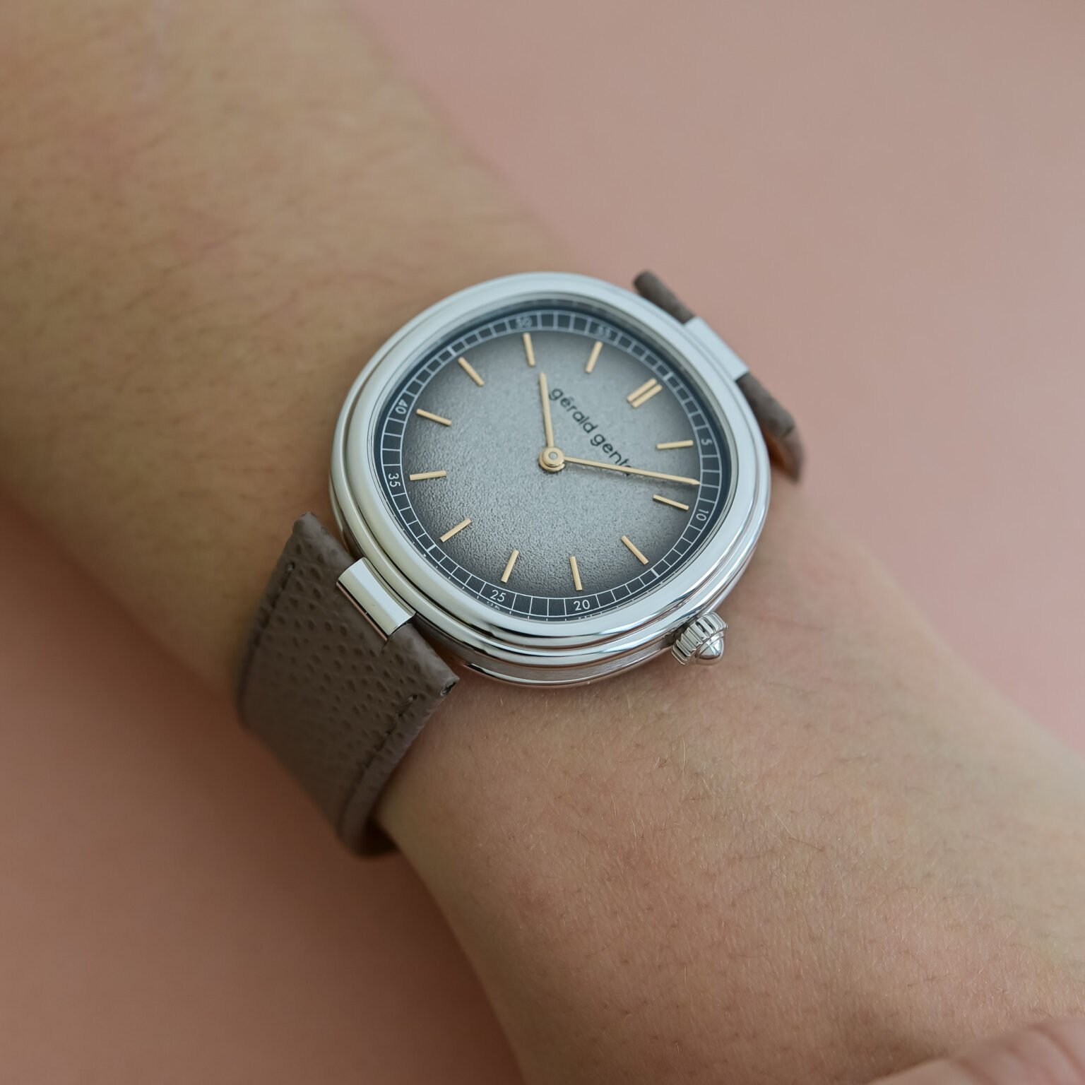 First Look: The Sleek Gerald Genta Geneva Time Only