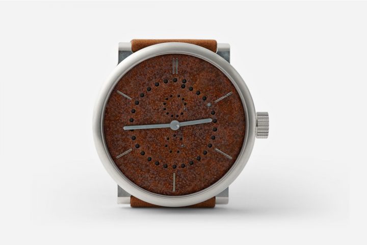 A Guide to the different types of Calendar Watches - Monochrome Watches