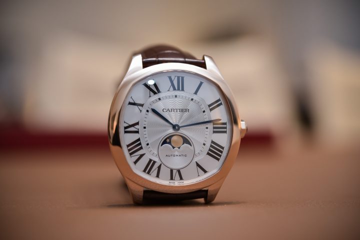 The Battle of Elegant Time-Only Watches Part 1 - Drive de Cartier Extra ...
