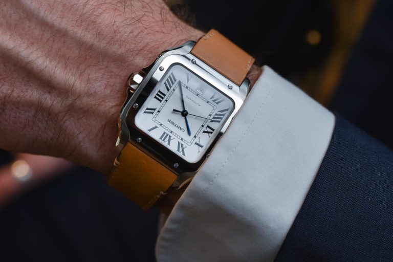 Hands-On with The 2018 Cartier Santos Large Size (Specs & Price)