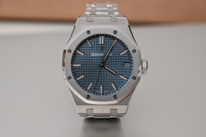 Hands-On Review - Audemars Piguet Royal Oak Selfwinding 41mm 15500ST ...