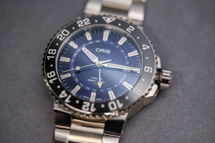 Review - Oris Aquis GMT Date (Specs & Price)