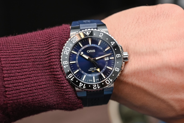 Review - Oris Aquis GMT Date (Specs & Price)