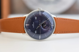 A Comprehensive Guide to Watch Crystals - History, Types, Advantages ...