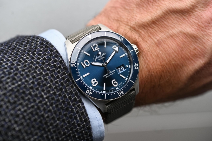 Glashütte Original SeaQ Panorama Date - Dive Watch Review (Specs & Price)