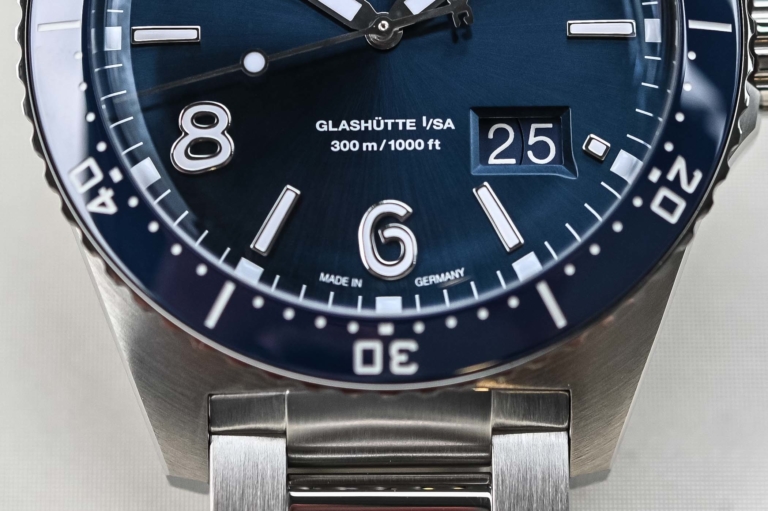 Glashütte Original SeaQ Panorama Date - Dive Watch Review (Specs & Price)