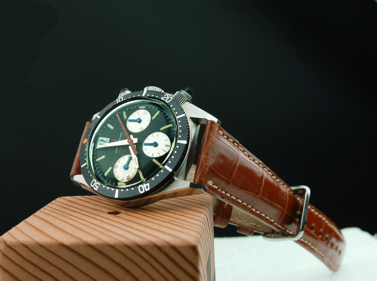 The Vintage Corner - The Universal Genève Space Compax