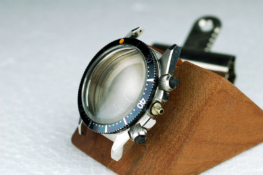 A Comprehensive Guide to Watch Crystals - History, Types, Advantages ...