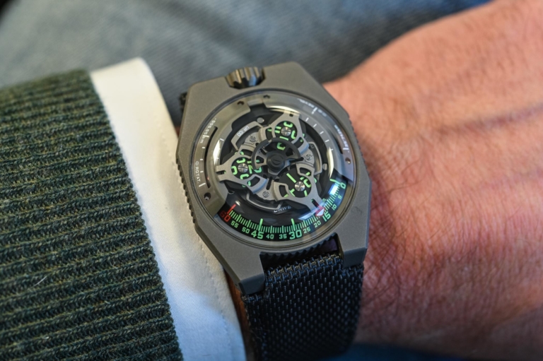 Urwerk UR-100 GunMetal // Hands-On, Specs, Price