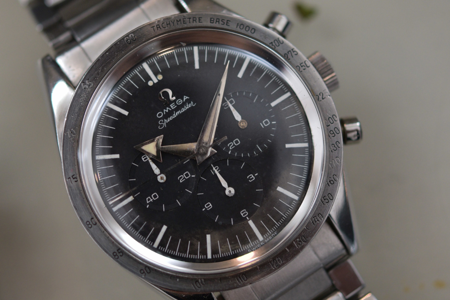 A Guide to the Evolution of the Omega Speedmaster Moonwatch, Reference ...