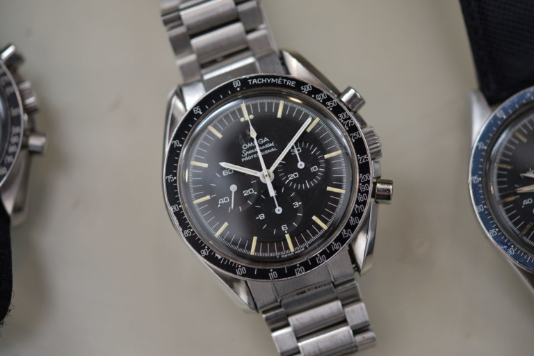 Comparative Review Speedmaster Moonwatch vs 60th Anniversary