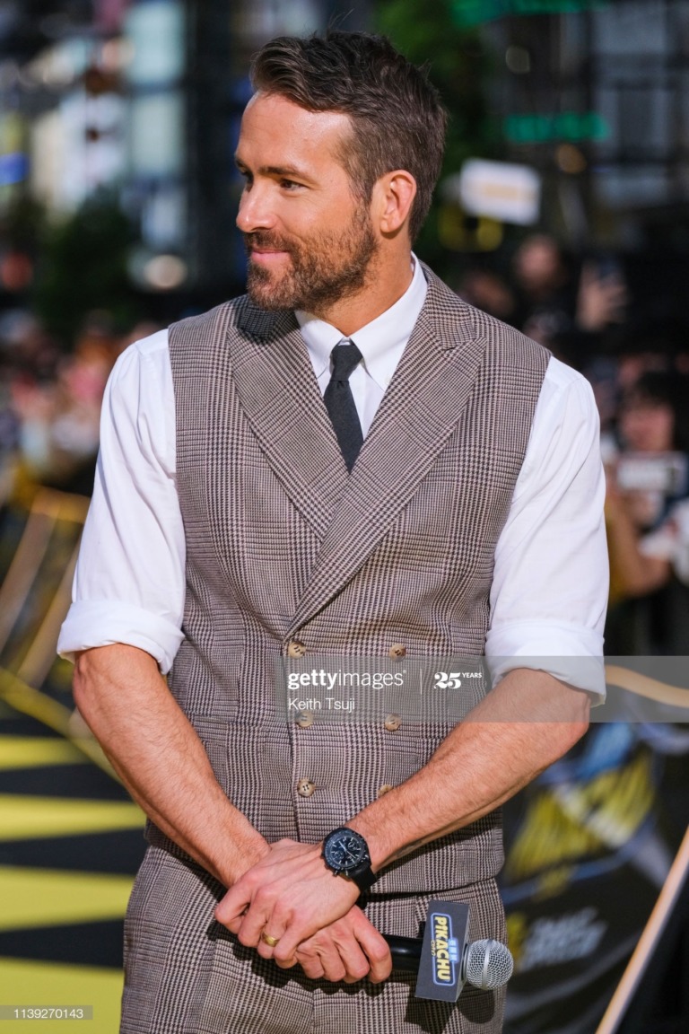 Spotted - Craig, Knopfler, Hanks - 10 Notable People with Omega Speedmaster