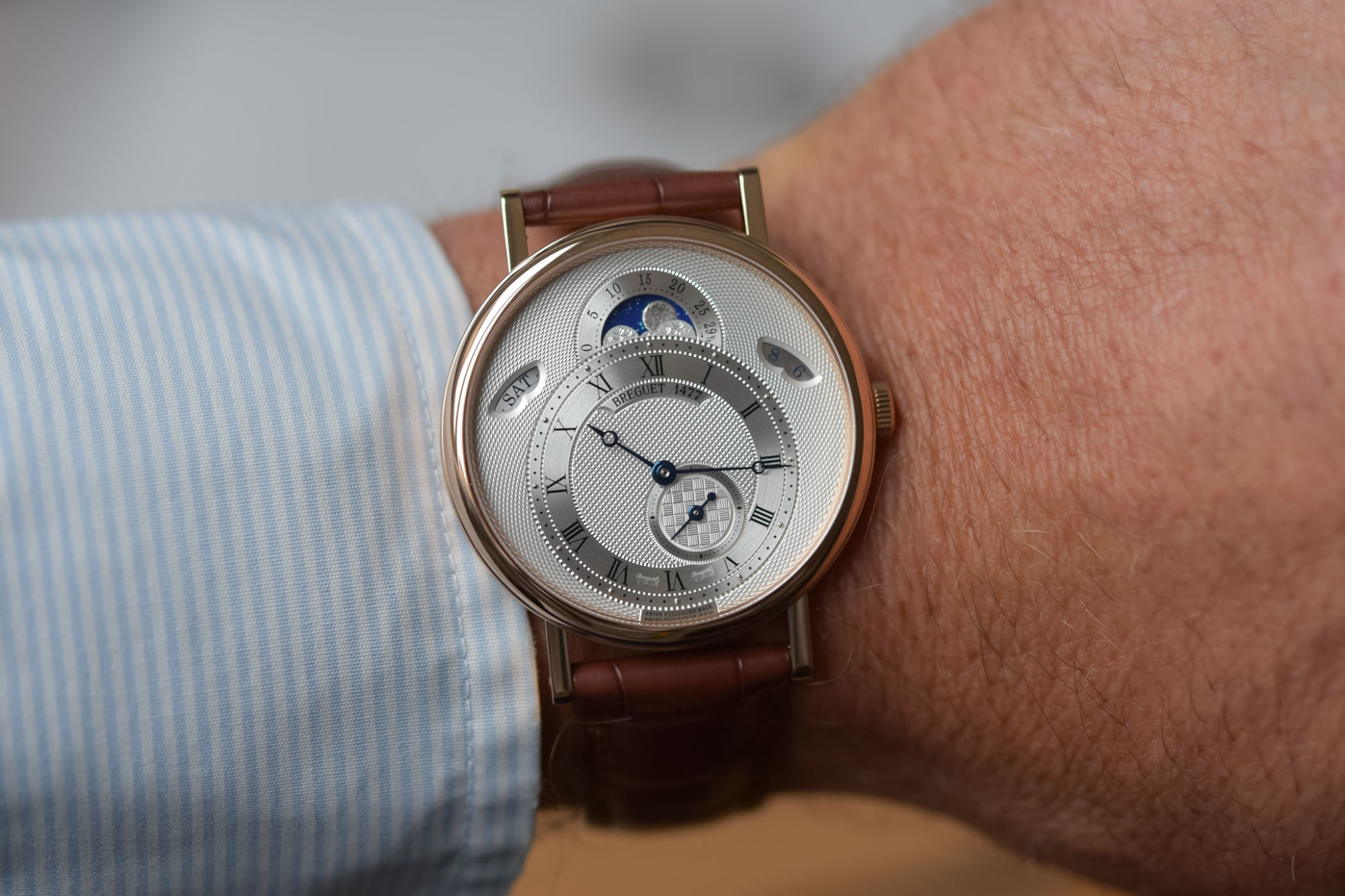Review - 2020 Breguet Classique 7337 Calendar & Moon (Specs & Price)
