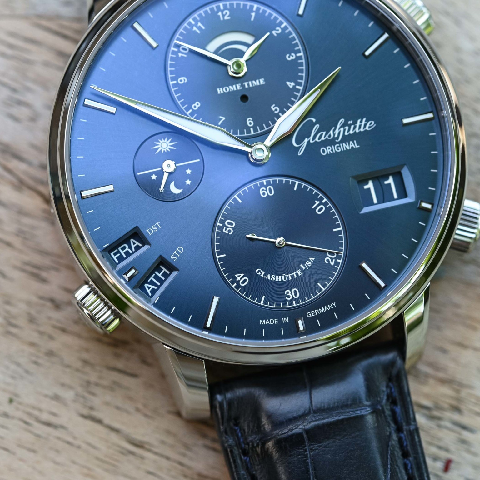 In-Depth - All About the Glashütte Original Panoramadatum