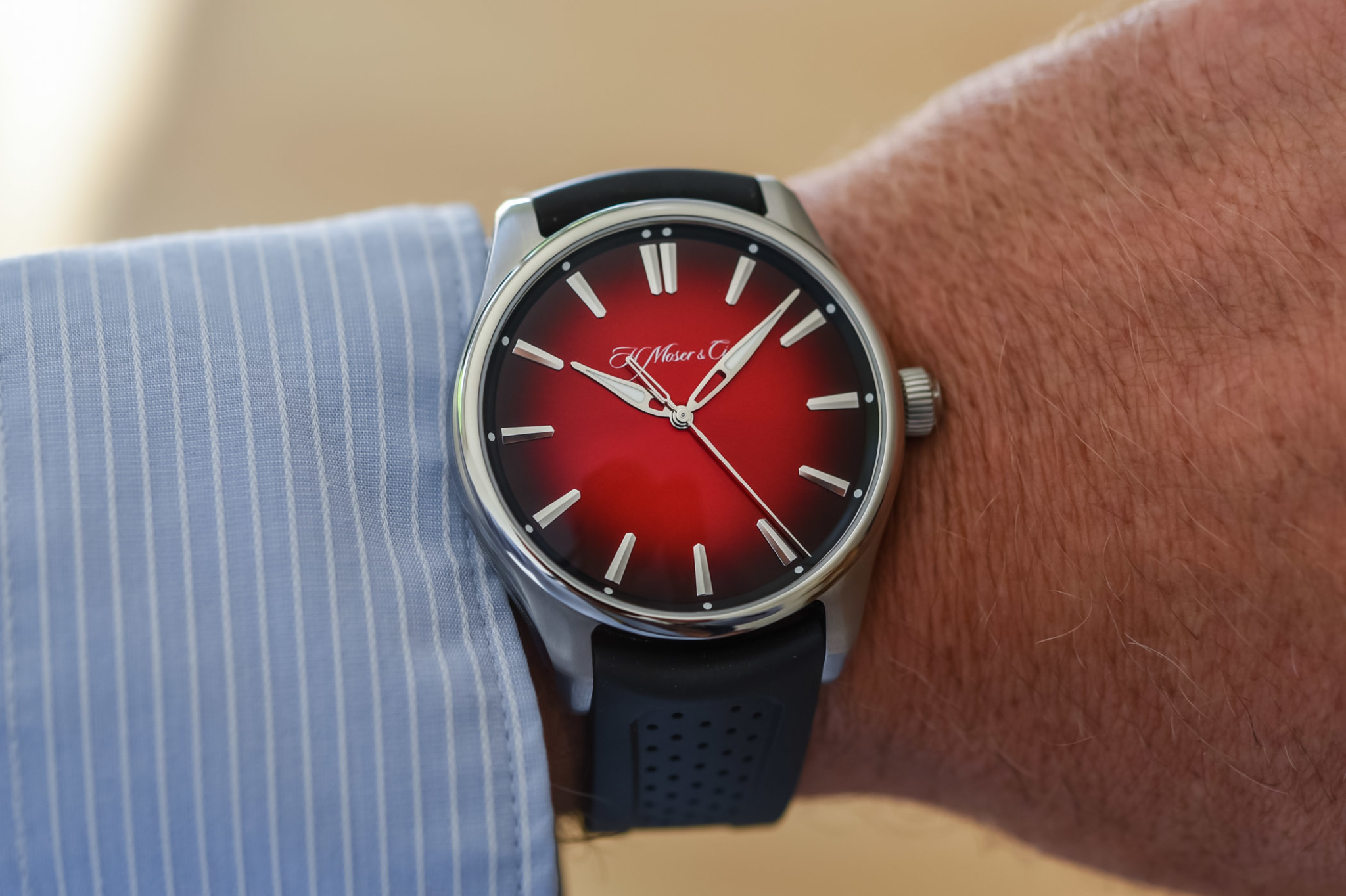 Hands-On - H. Moser & Cie. Pioneer Centre Seconds Swiss Mad Red