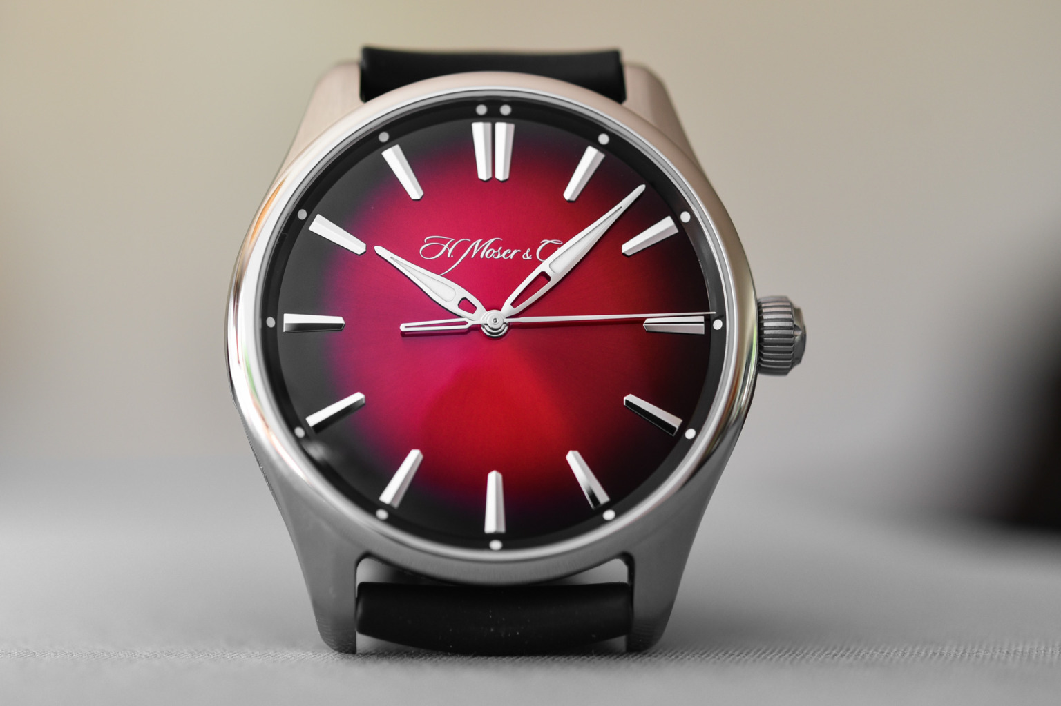 Hands-On - H. Moser & Cie. Pioneer Centre Seconds Swiss Mad Red