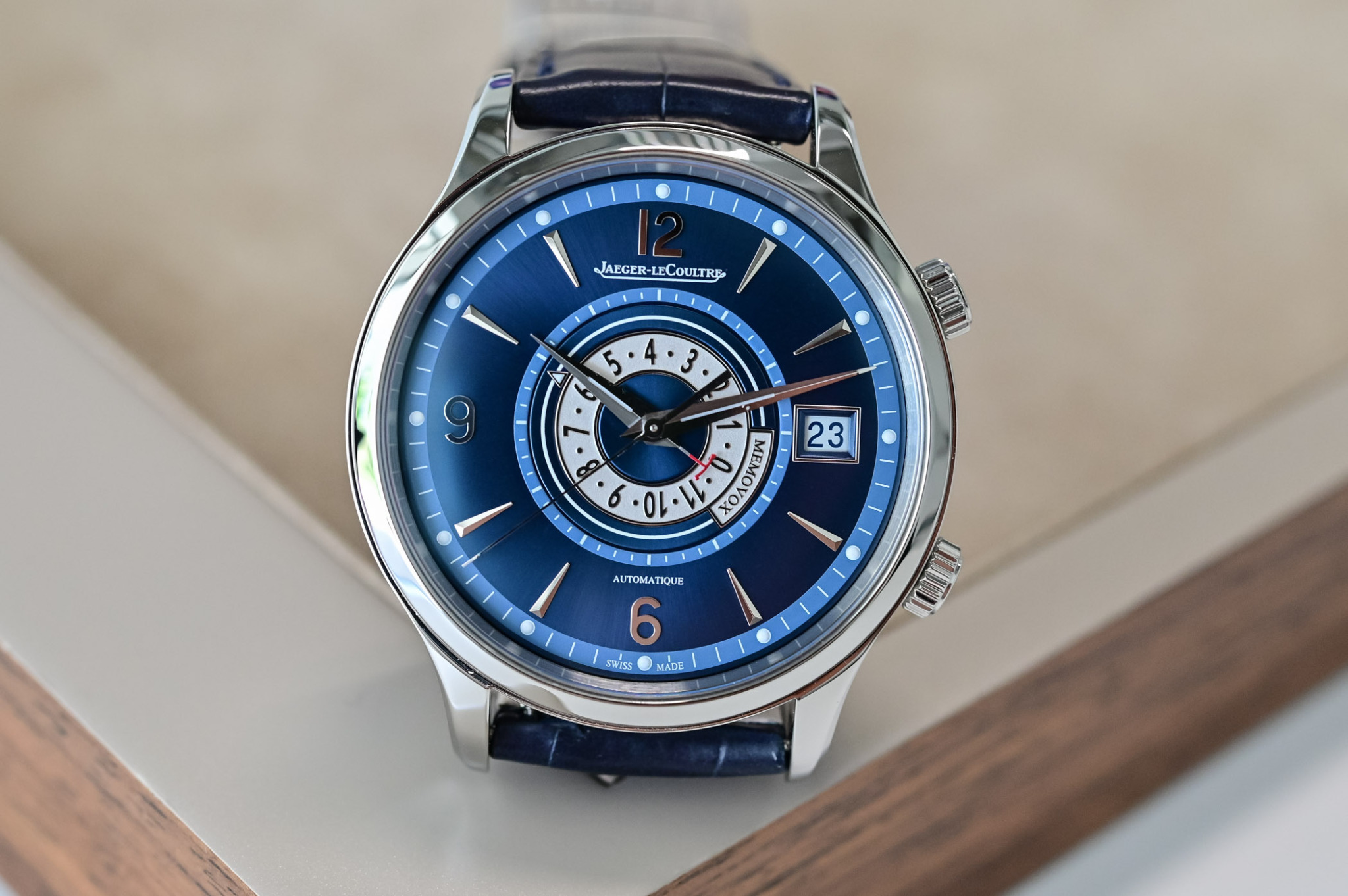 Jaeger-LeCoultre Master Control Memovox Timer Gold Limited Hands-On