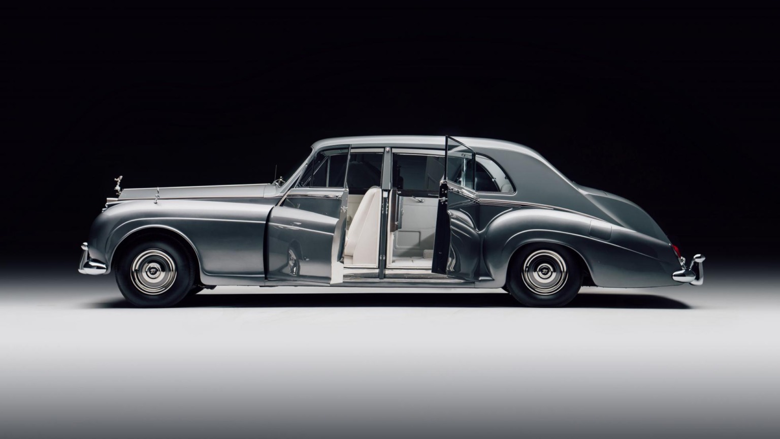 The Petrolhead Corner - Lunaz Design Rolls Royce Phantom V, A classic ...