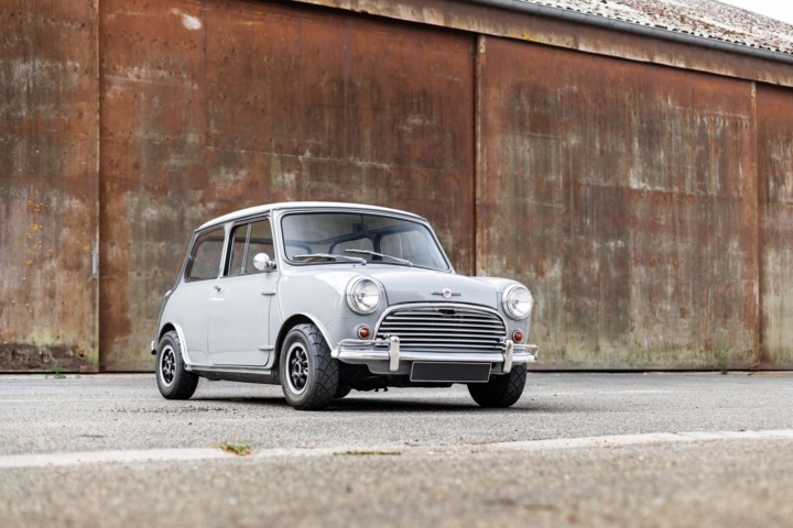 Vintage Meets EV revolution, with an Electrified Classic Mini ...