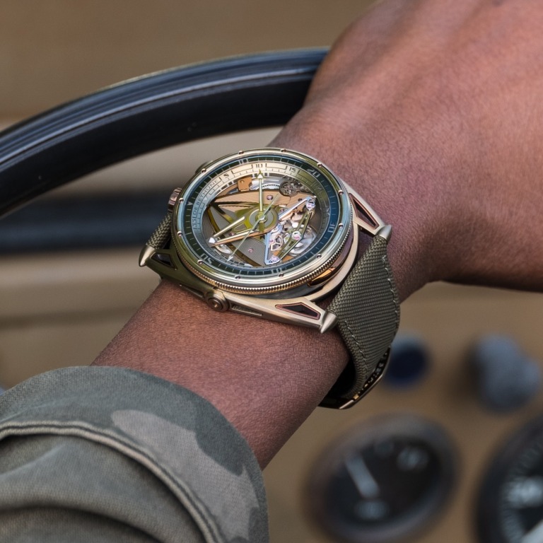 Introudcing - De Bethune DB28GS Yellow Submarine (Specs & Price)