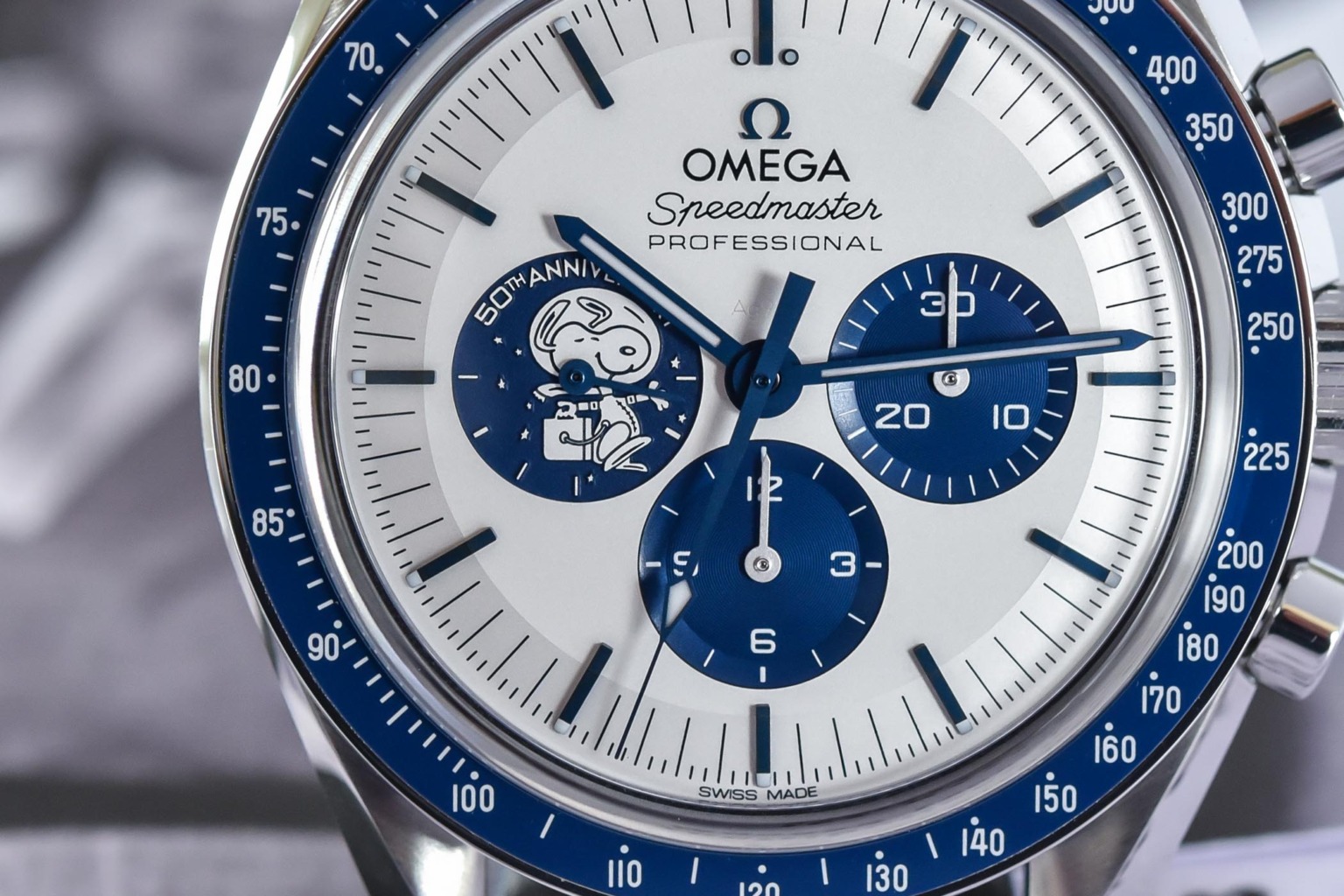Omega Speedmaster Silver Snoopy Award 50th Anniversary // Review