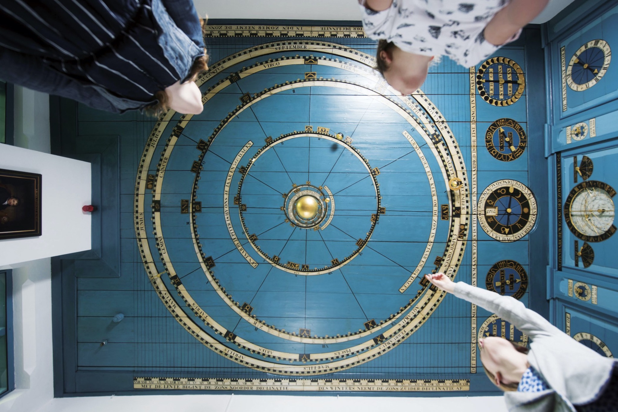 First Look: The CVDK Grand Planetarium Eccentric, The Only Mechanical ...