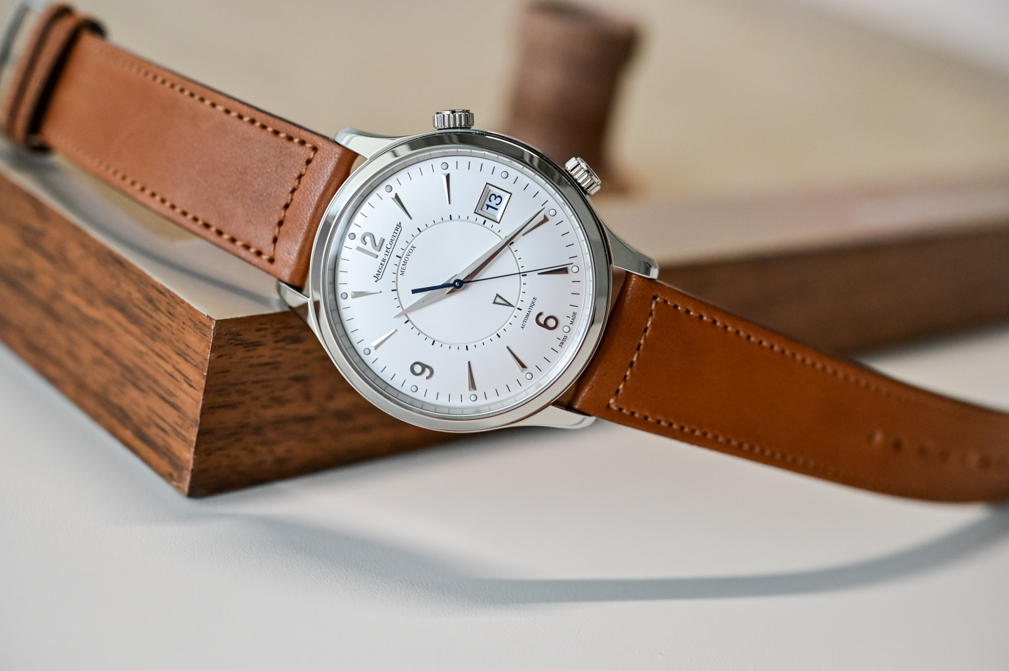 Hands-On - the 2020 Jaeger-LeCoultre Master Control Memovox