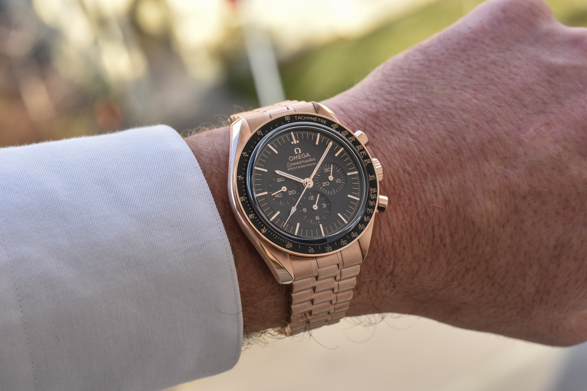 2021 Omega Speedmaster Moonwatch Professional Sedna Gold Hands-On