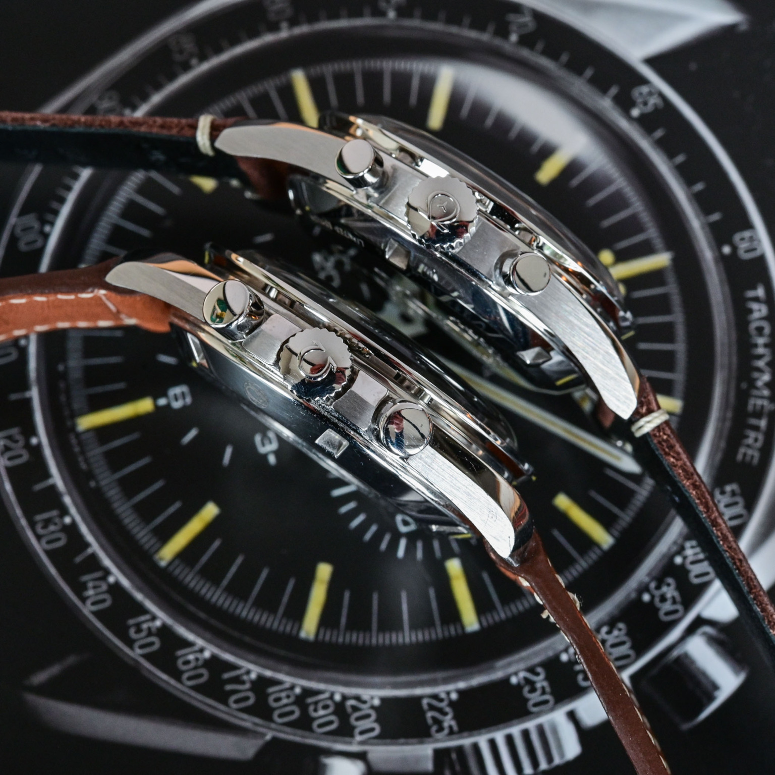 Comparative Review Speedmaster Moonwatch vs 60th Anniversary