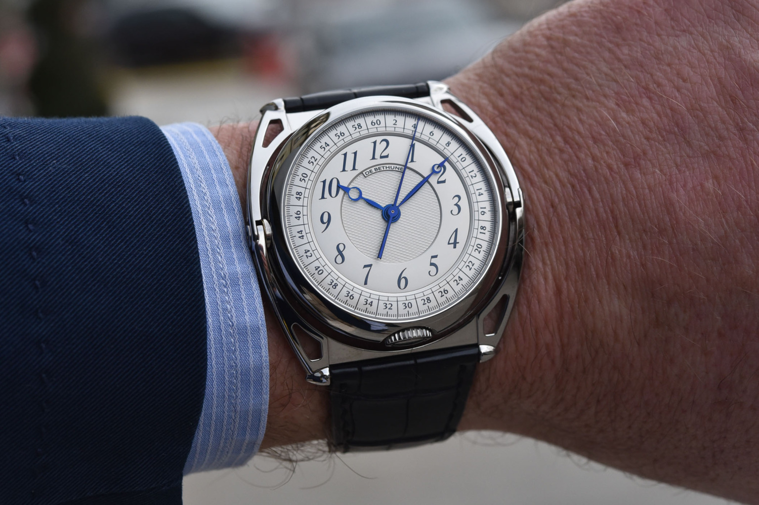 Buying Guide - 5 Unconventional Watches With Convertible Cases