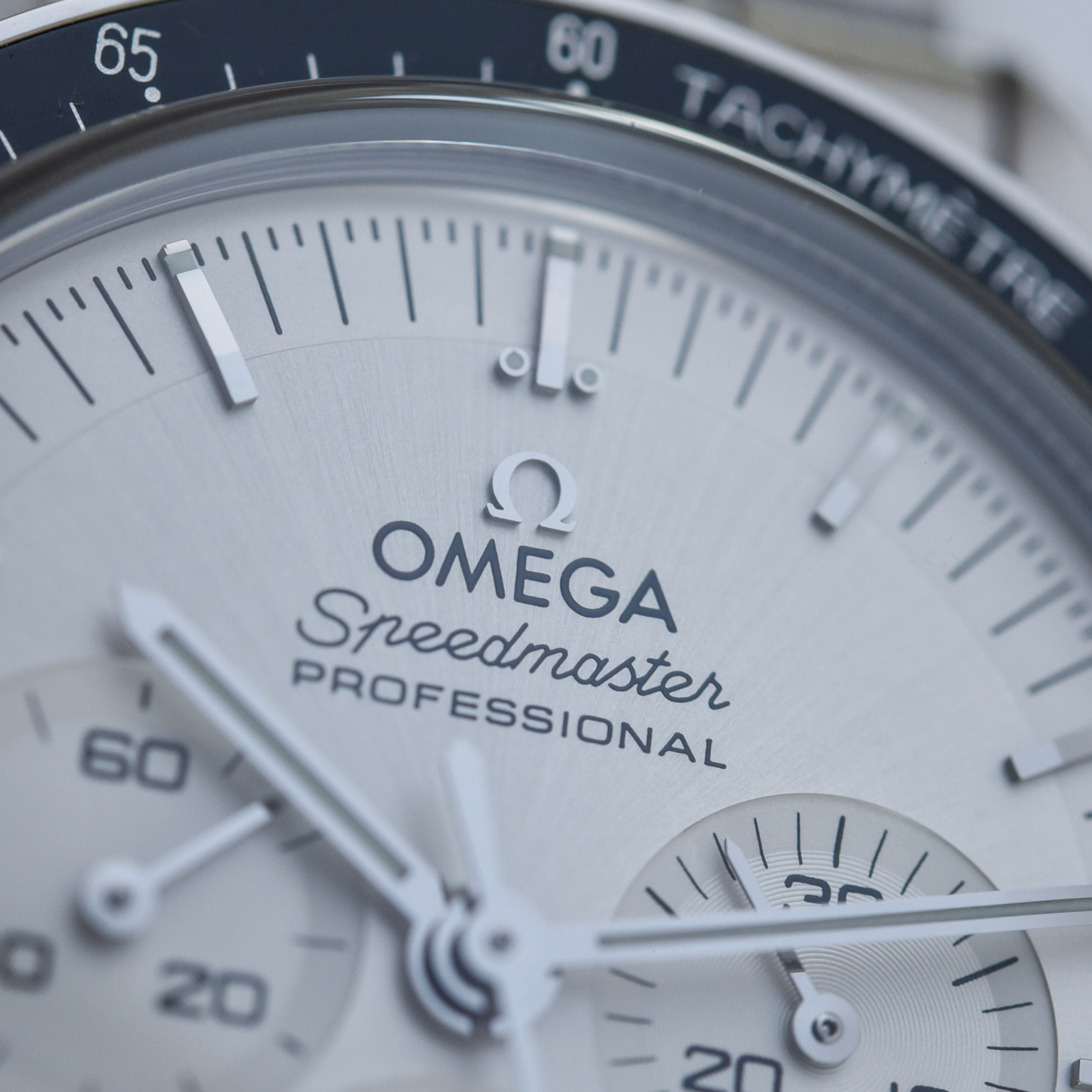 Omega Speedmaster Moonwatch Professional Canopus Gold Hands-On