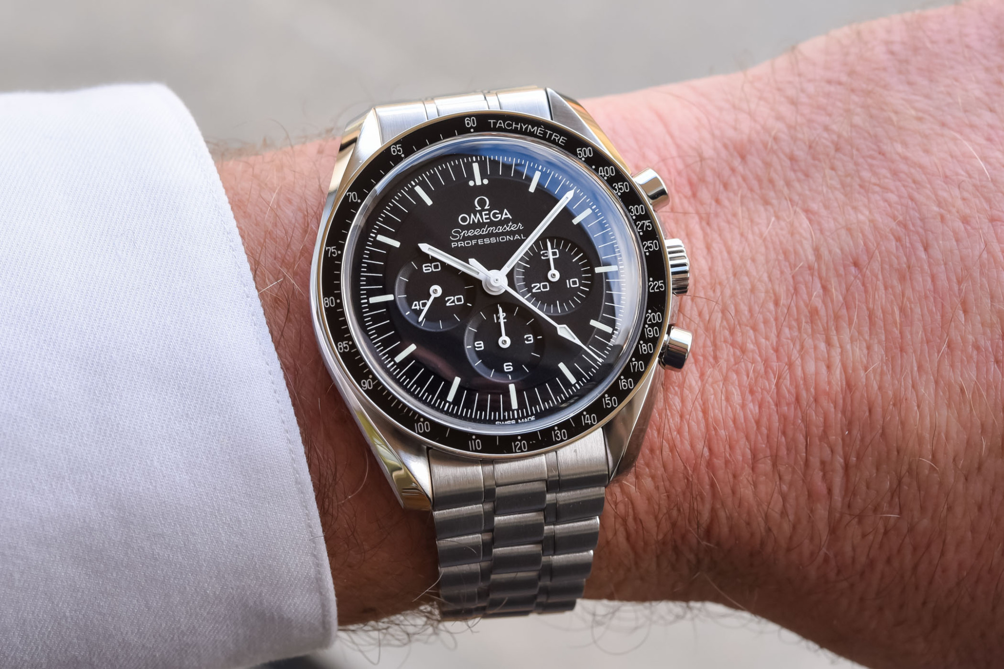 Video Review Omega Speedmaster Moonwatch Professional Master Chronometer