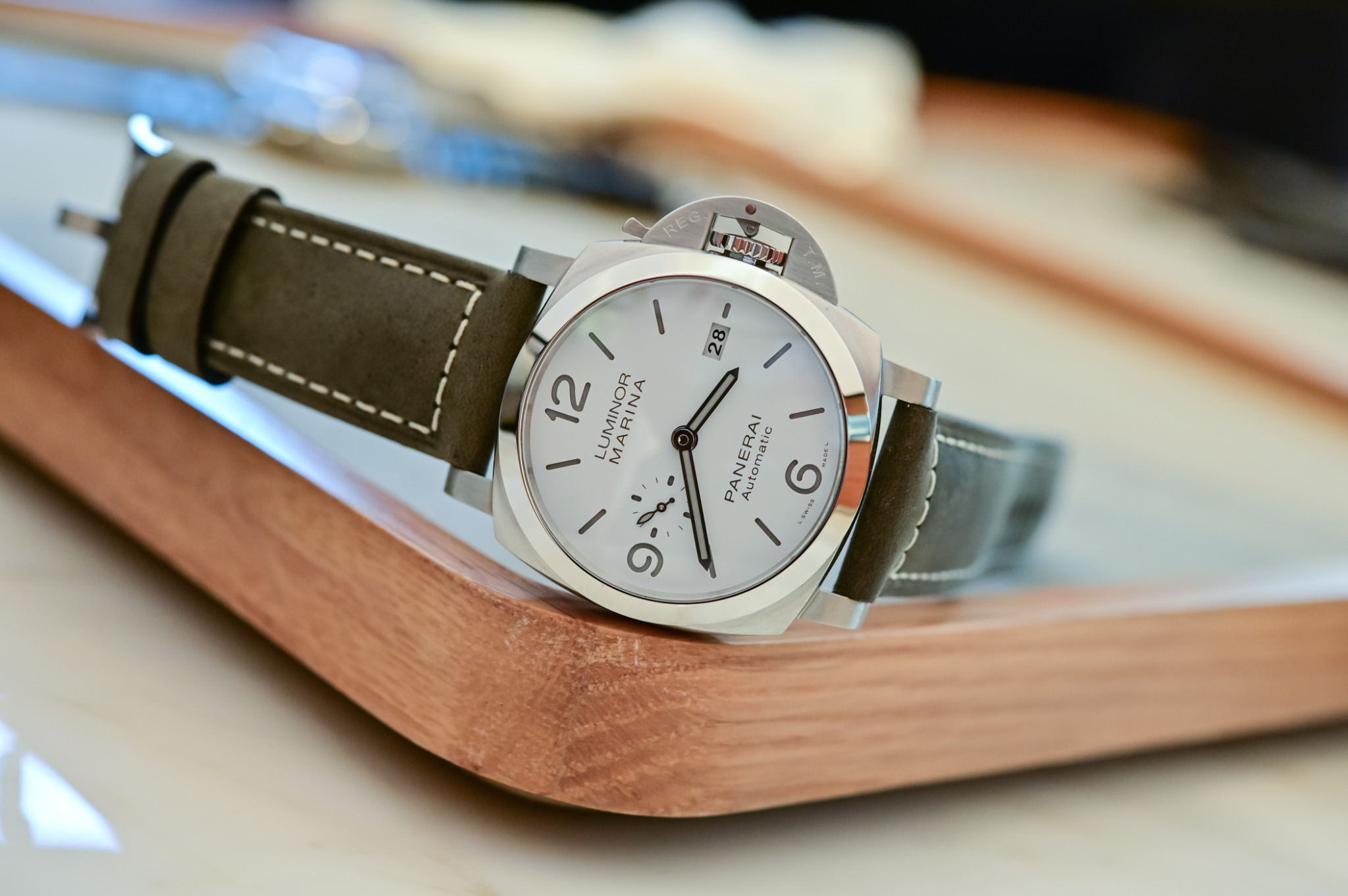 Panerai Luminor Marina 44mm White Sandwich PAM01314 Hands-On