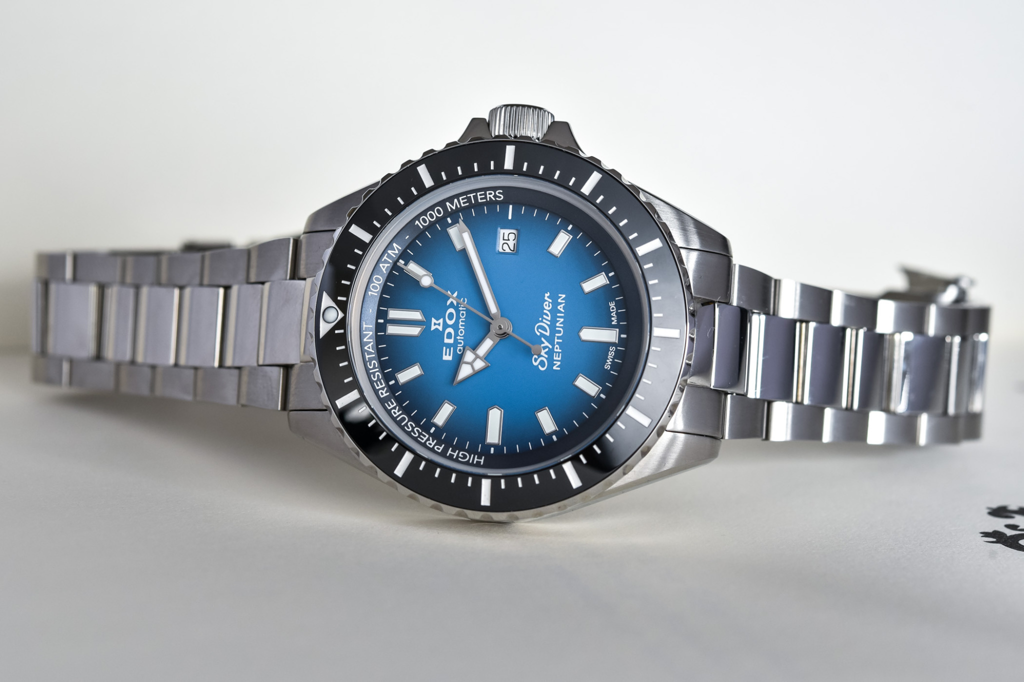 Edox SkyDiver Neptunian Deep Dive Watch Review (Specs & Price)