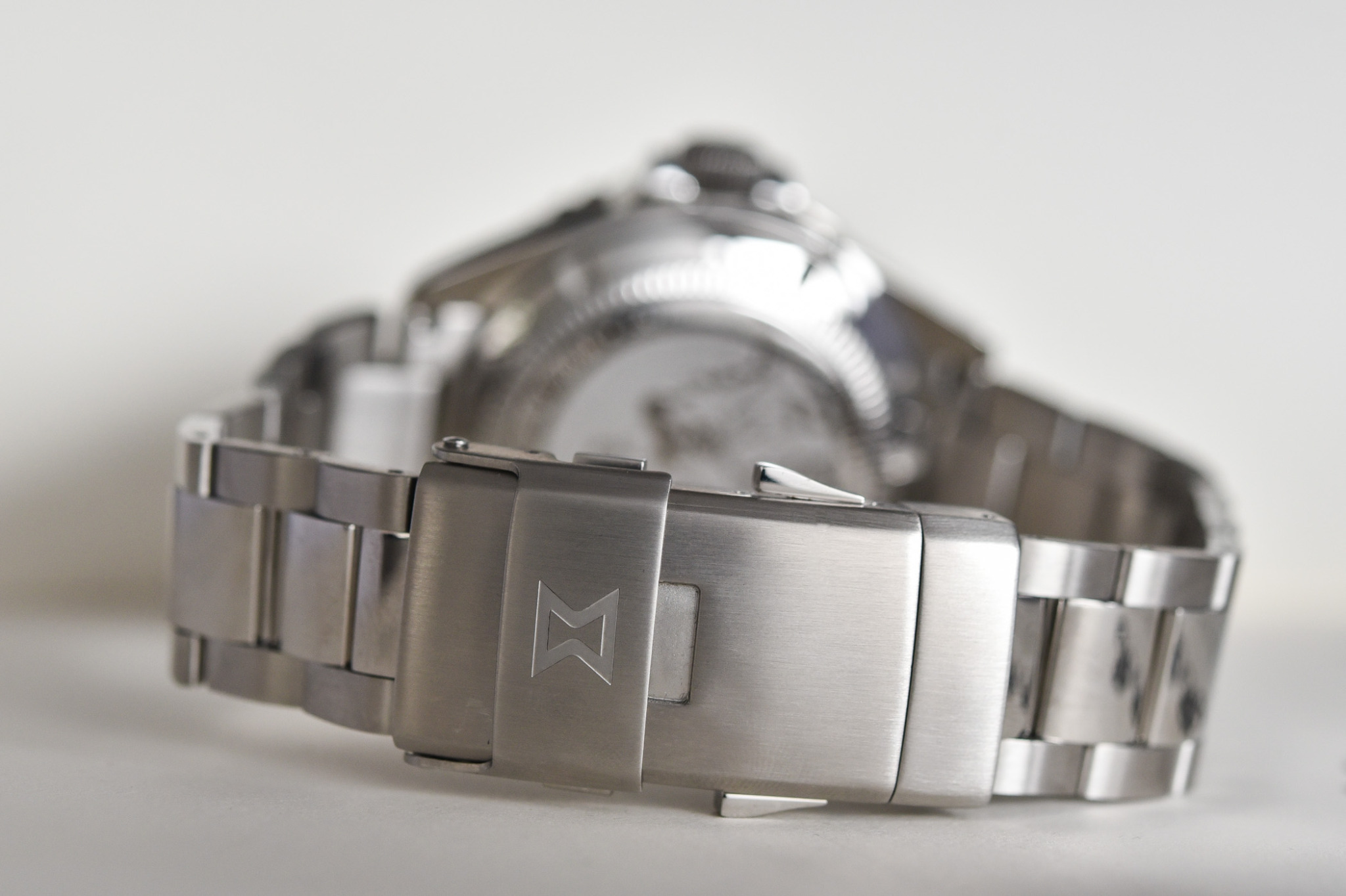 Edox SkyDiver Neptunian Deep Dive Watch Review (Specs & Price)