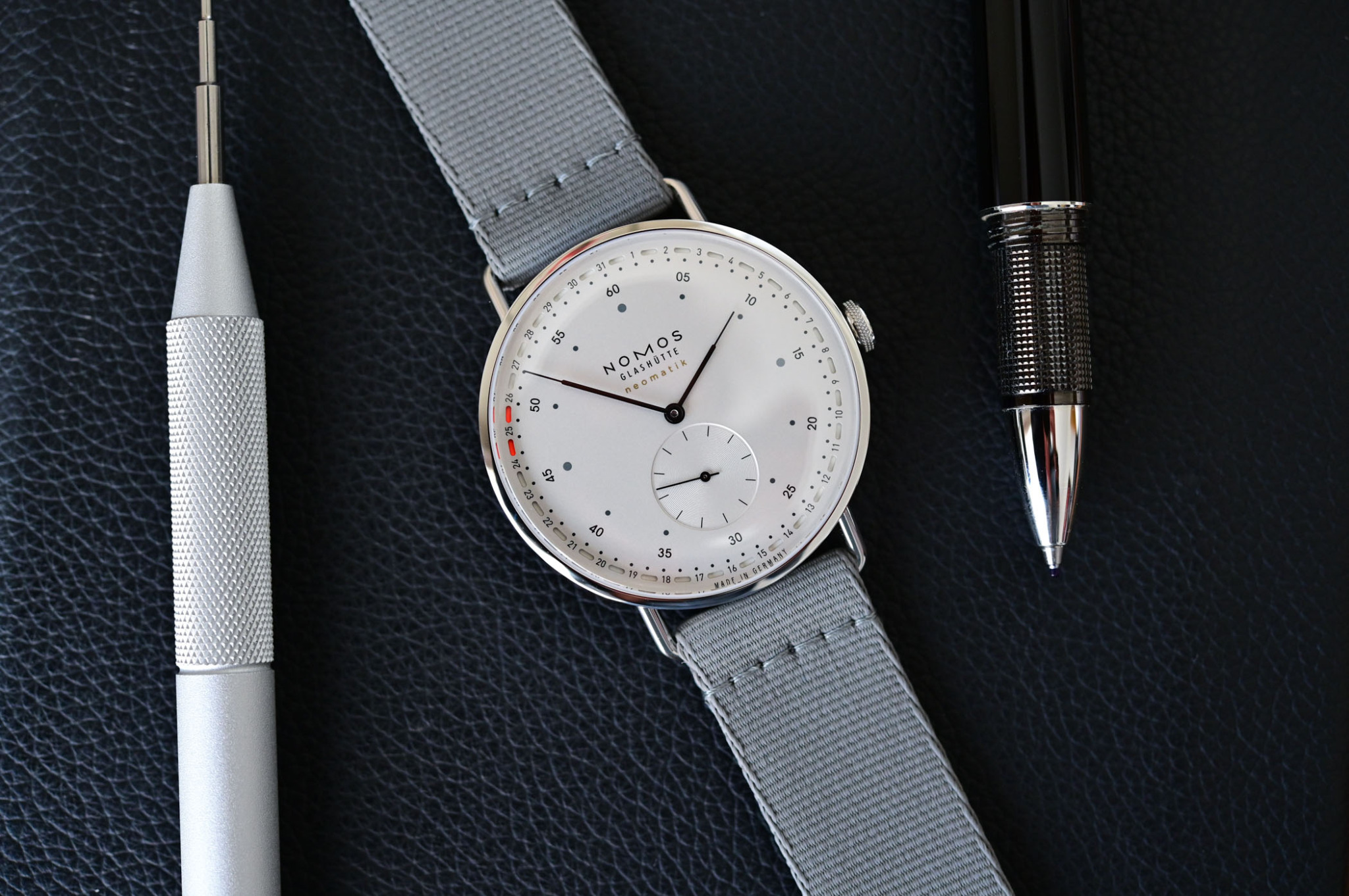 Hands-On - New Nomos Metro neomatik 41 Update (hands-on & video)