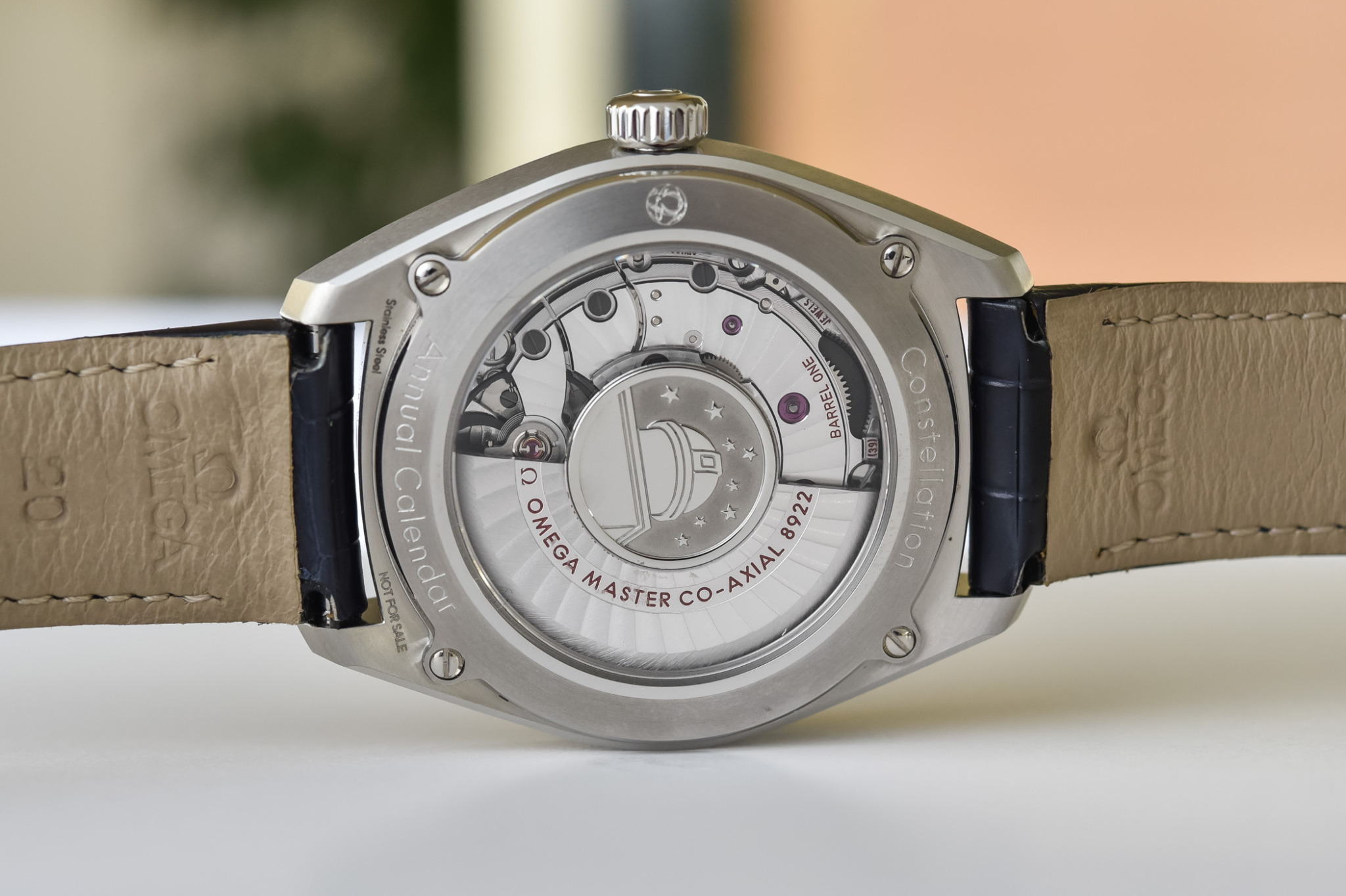 Hands-On - Omega Constellation Globemaster Annual Calendar 41mm