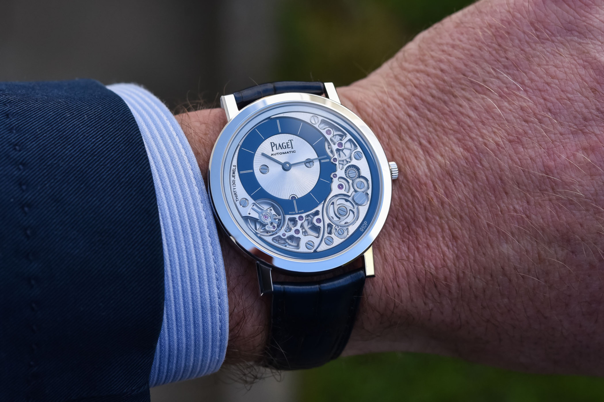 Hands-On - New Piaget Altiplano Ultimate Automatic 910P Blue