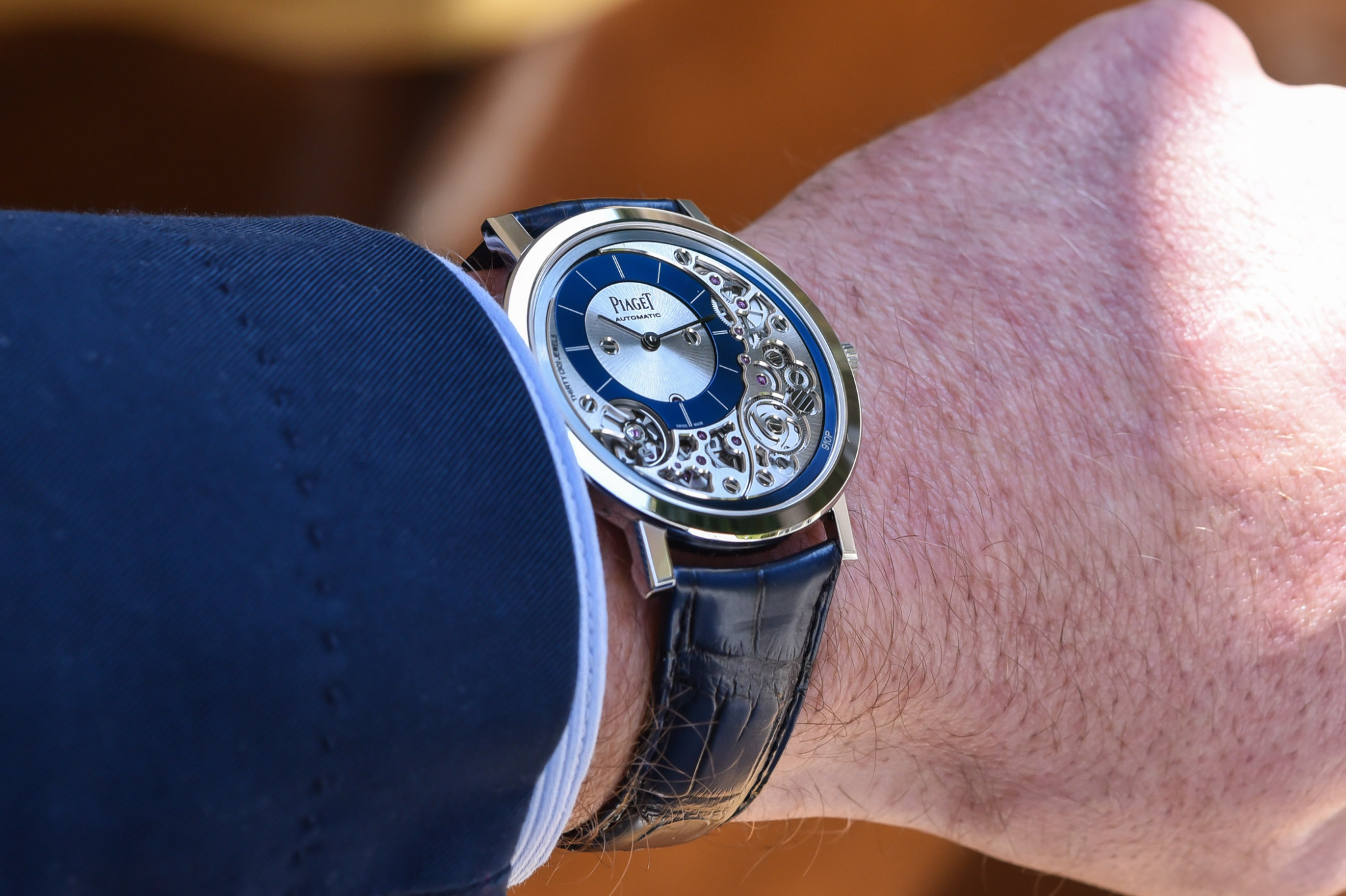 Hands-On - New Piaget Altiplano Ultimate Automatic 910P Blue