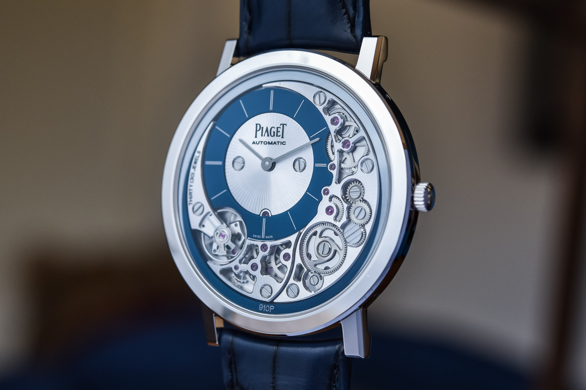 Hands-On - New Piaget Altiplano Ultimate Automatic 910P Blue