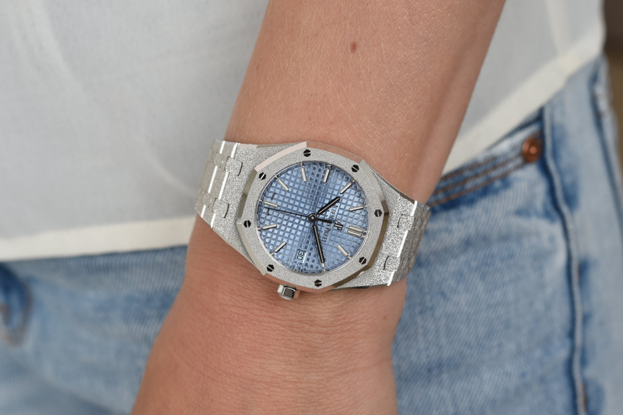 The Audemars Piguet Royal Oak Frosted Gold Selfwinding 34mm ...